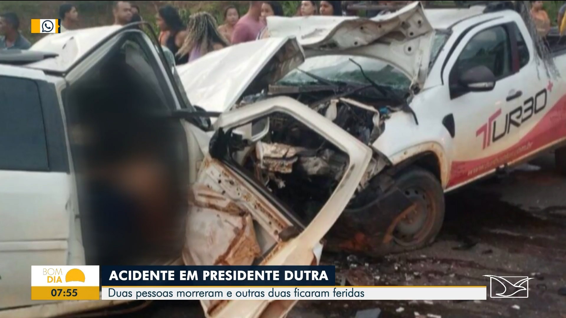 Acidente deixa dois mortos e dois feridos após carro invadir contramão e colidir com picape na ...