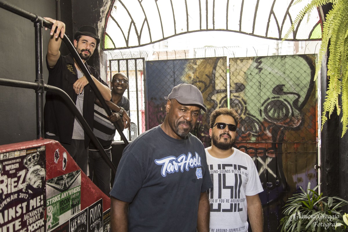 Banda Mr. Josh Groove & Soul realiza show com repertório próprio, em ...