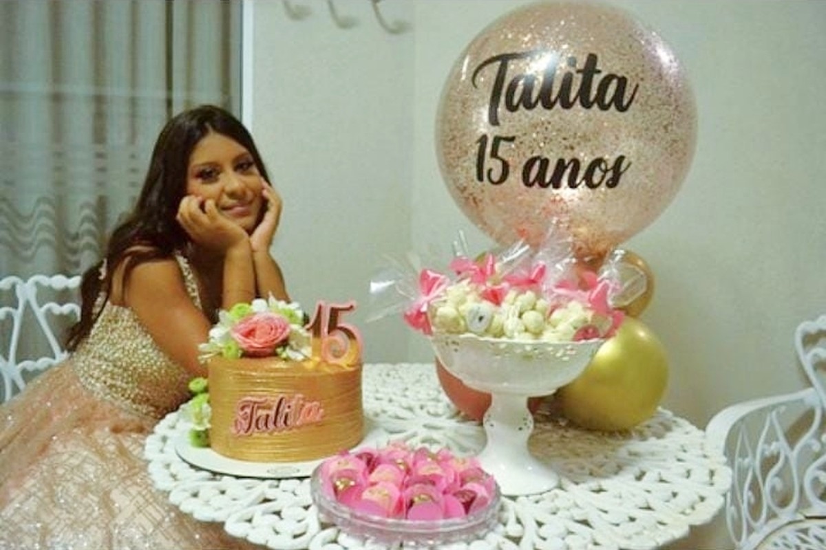 'Conto de fadas', diz adolescente sobre festa de 15 anos que ganhou de ...