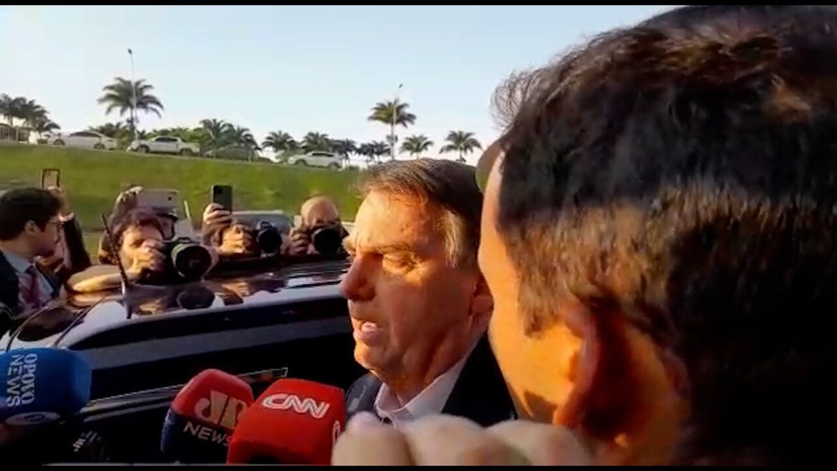 Bolsonaro Vai Ao Senado E Fala Sobre O Ex Ajudante De Ordens Mauro Cid