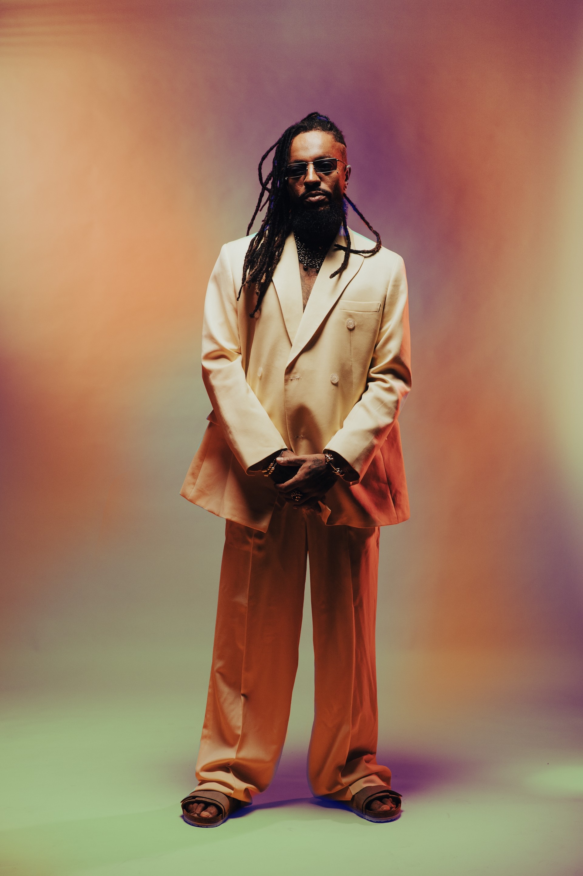 Rael pega ondas leves e vai para a pista em álbum que traz Ivete ...