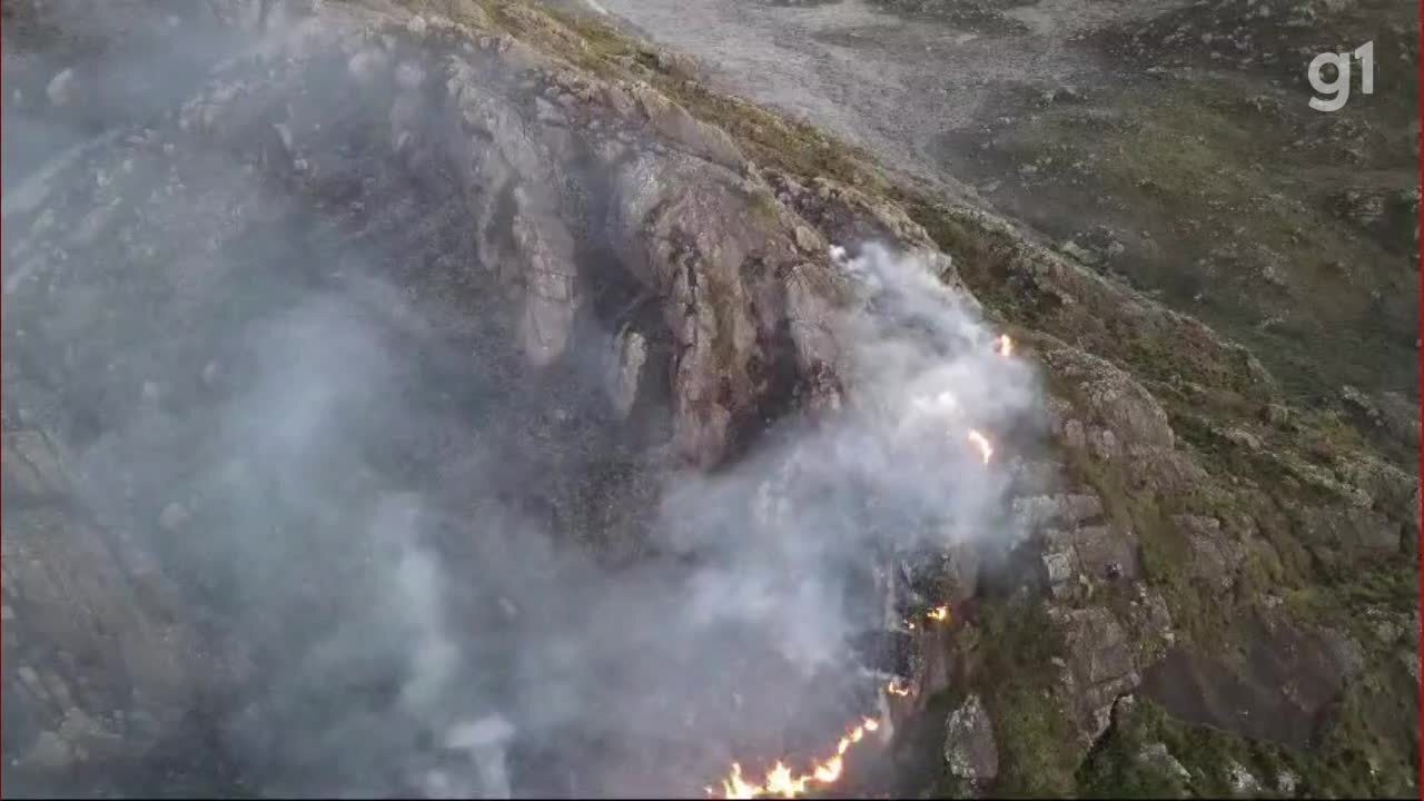 Imagens aéreas mostram destruição após incêndio que atingiu 200 ... Imagens aéreas mostram destruição após incêndio que atingiu 200 ...