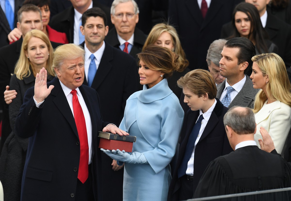 Donald Trump toma posse como 45º presidente dos Estados Unidos | Mundo | G1