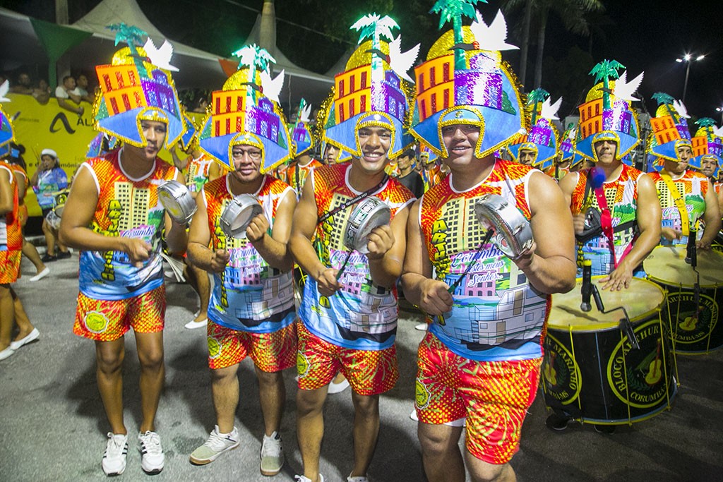 Maior do Centro-Oeste: Carnaval de Corumbá 'arrasta' multidão de ...