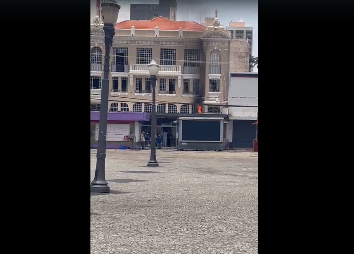 Fogo em fiação atinge prédio do tradicional Eden Bar em Campinas ...