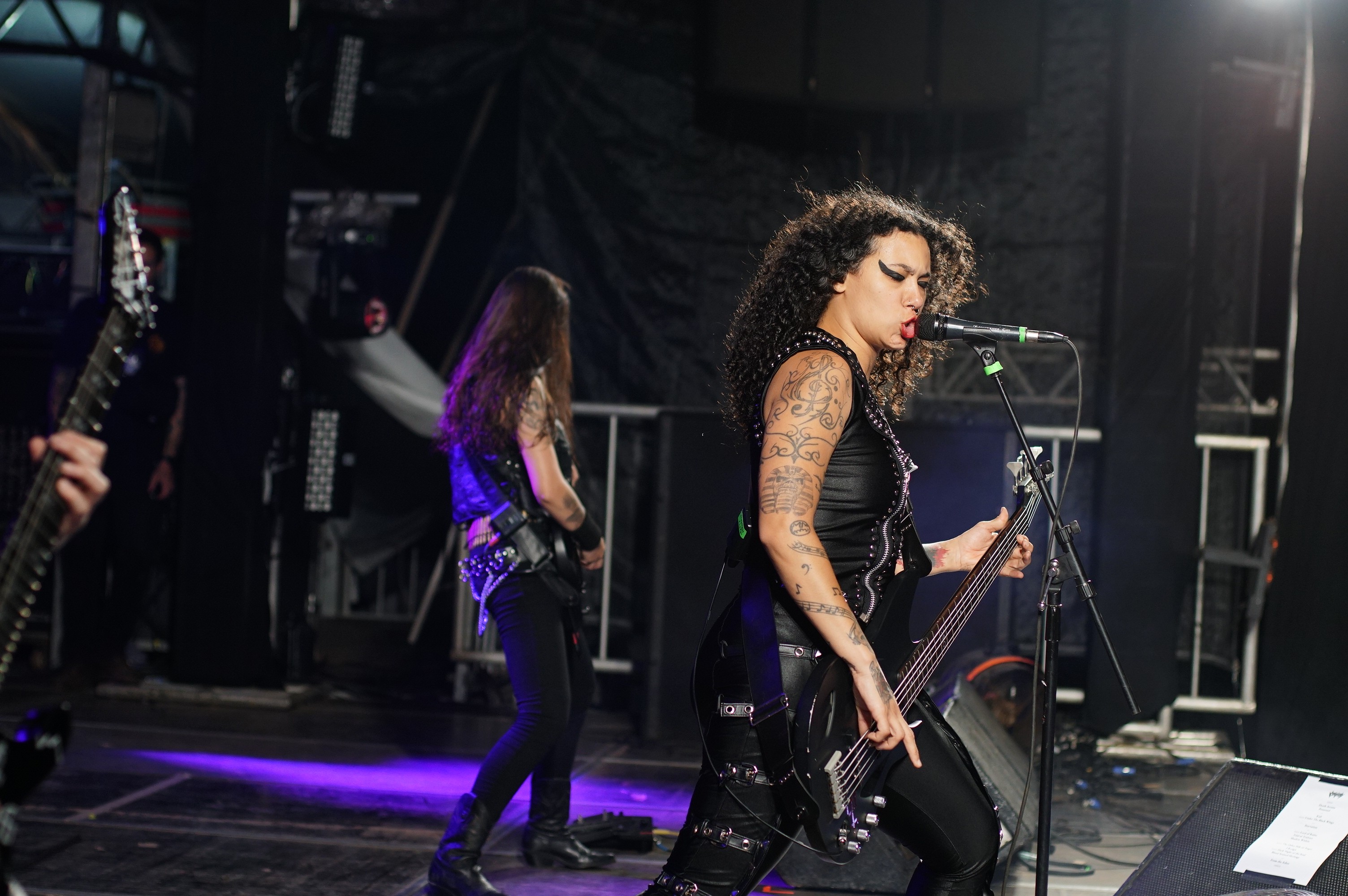 Crypta: quem é a banda brasileira que colocou o death metal feminino ...