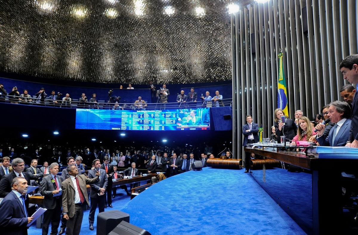 Senado aprova reforma trabalhista; texto segue para sanção de Temer ...