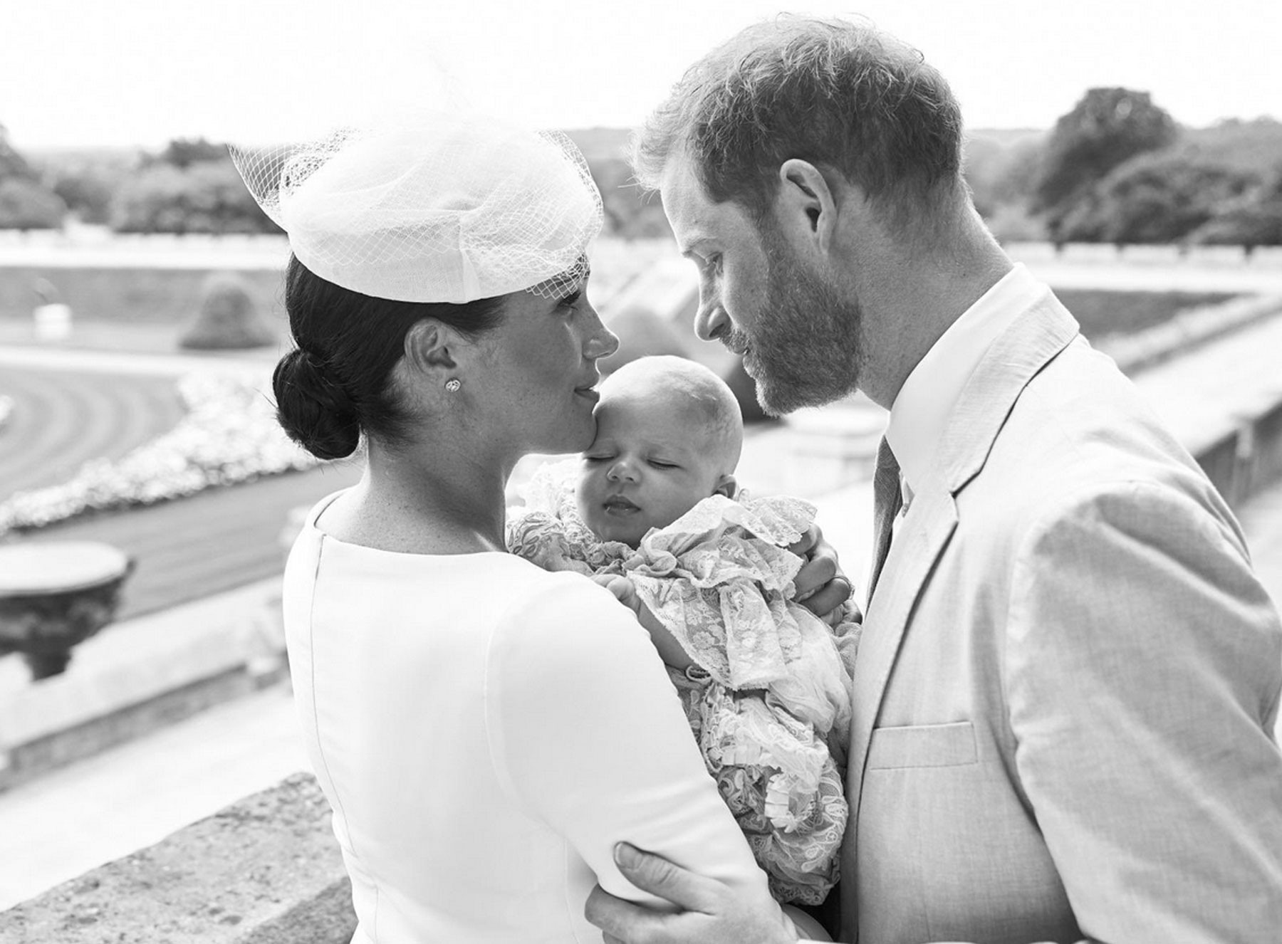 Archie, filho de Harry e Meghan, é batizado | G1