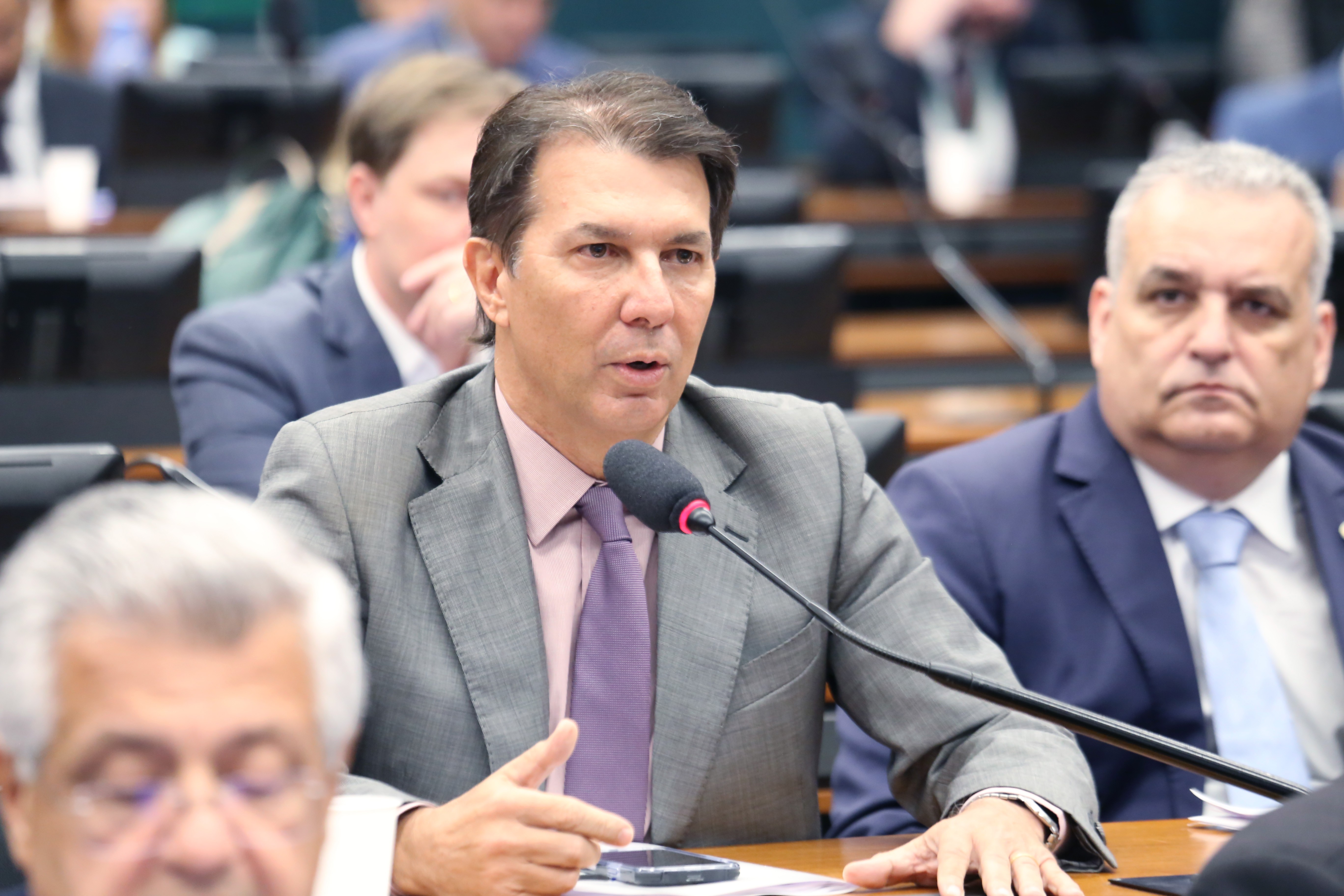 Planalto resiste, e Centrão procura PL para garantir Arthur Maia no comando da CPI dos Atos ...