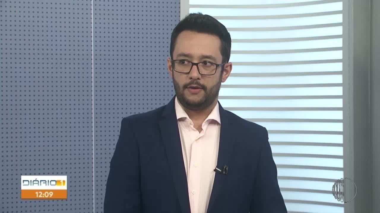 Carro fica preso entre muro e poste após acidente, em Mogi das Cruzes ...