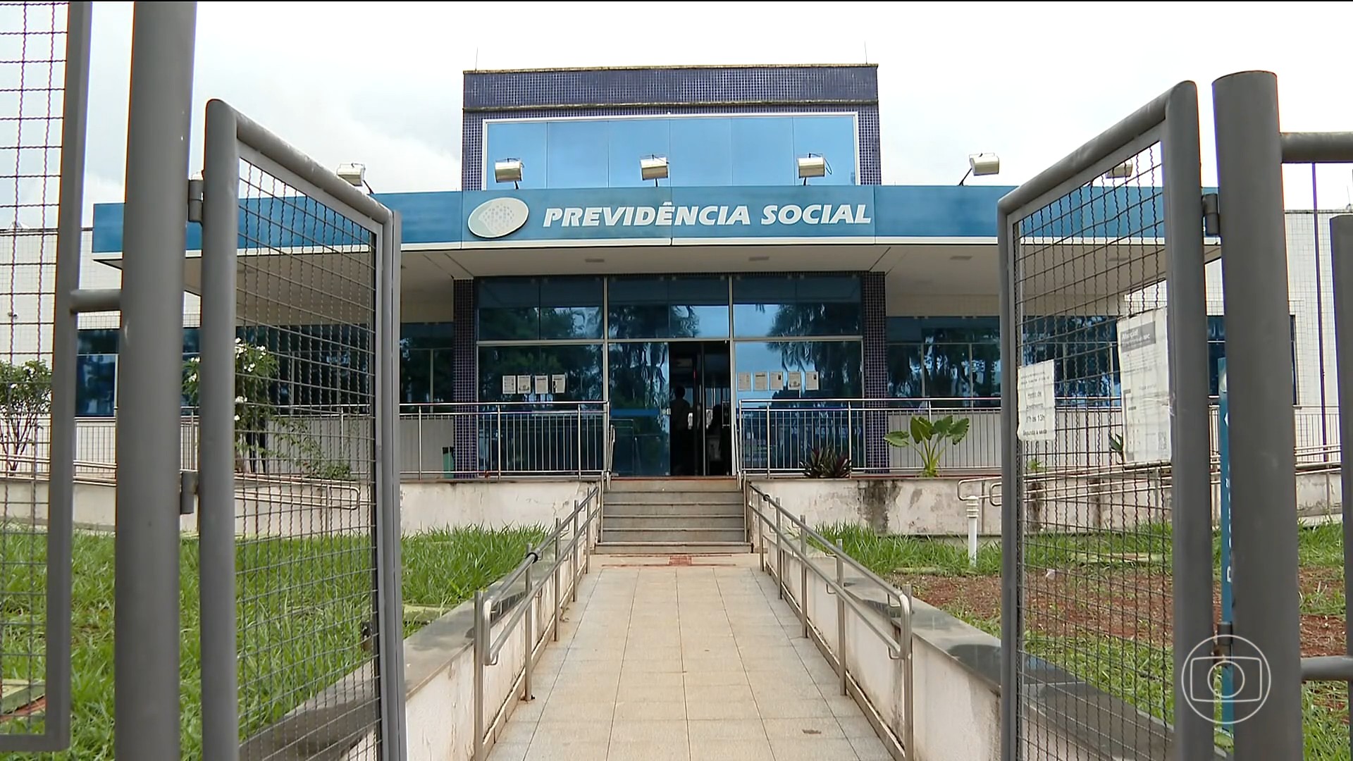 INSS faz mutirão para agilizar fila de quase 1,6 milhão de perícias ...