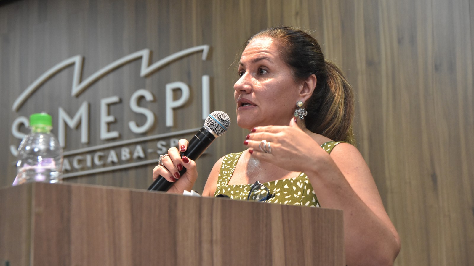 Simespi faz talk show em alusão ao Outubro Rosa | G1