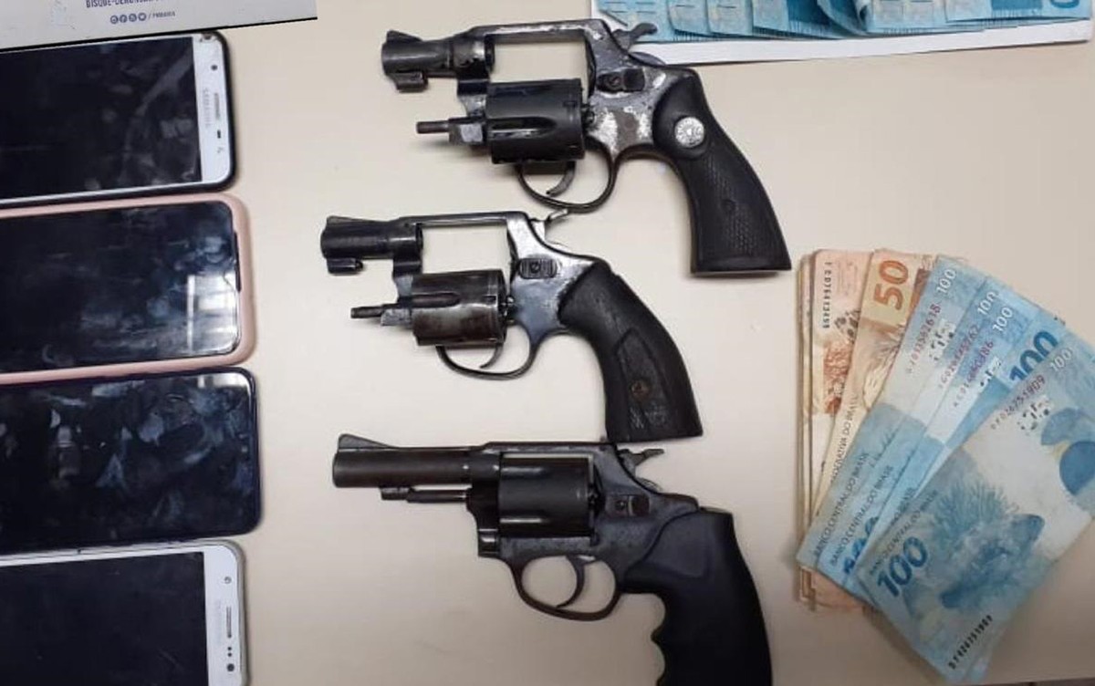 Grupo é Preso Durante Tentativa De Roubo A Carro Forte Em Supermercado