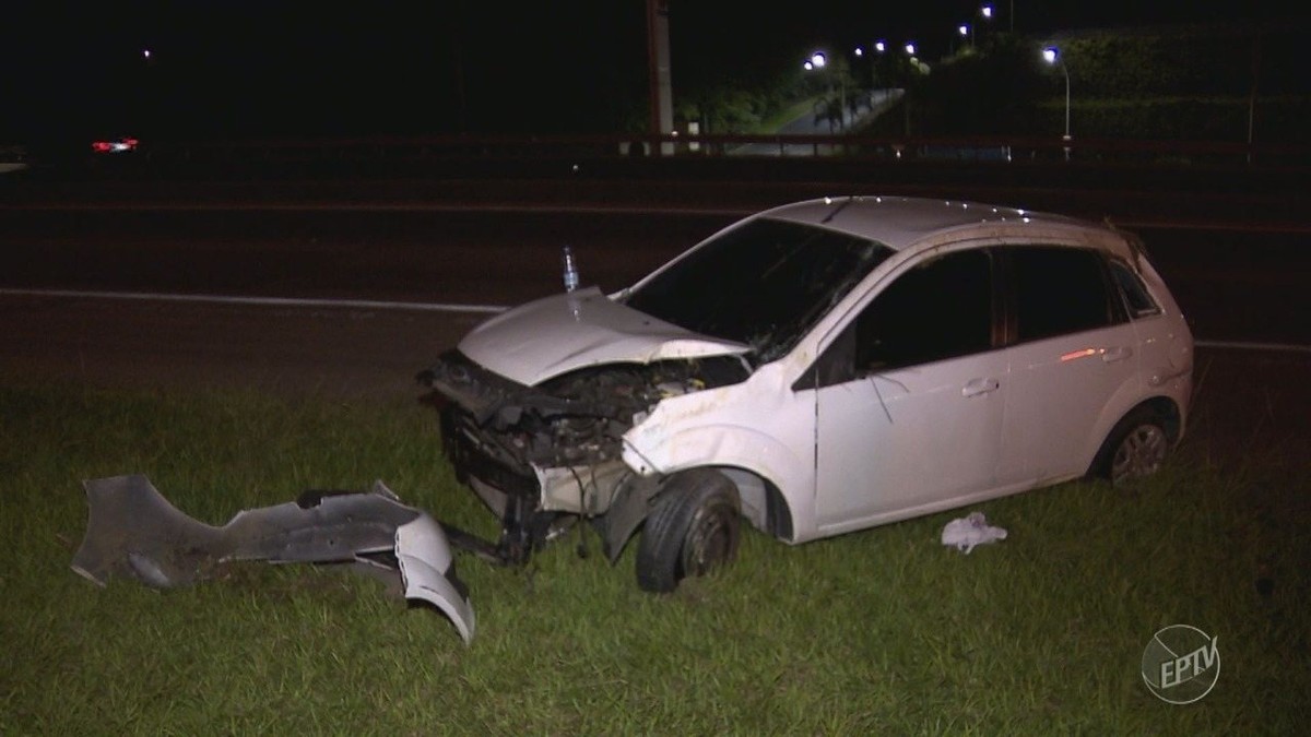 Motorista morre após carro capotar e colidir com veículo na Rodovia Santos Dumont, em Indaiatuba ...