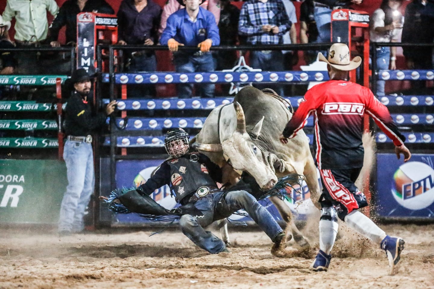 Campeão da montaria no Limeira Rodeo leva R$ 20 mil e classificação ...