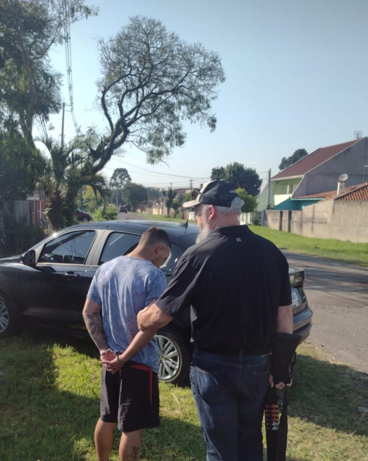 Polícia Prende Suspeito De Colocar Arma Na Cabeça Da Esposa E Acionar