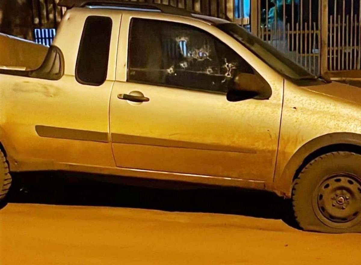 Homem é Abordado Por Trio E Morto A Tiros Dentro Do Carro Em Ms Mato