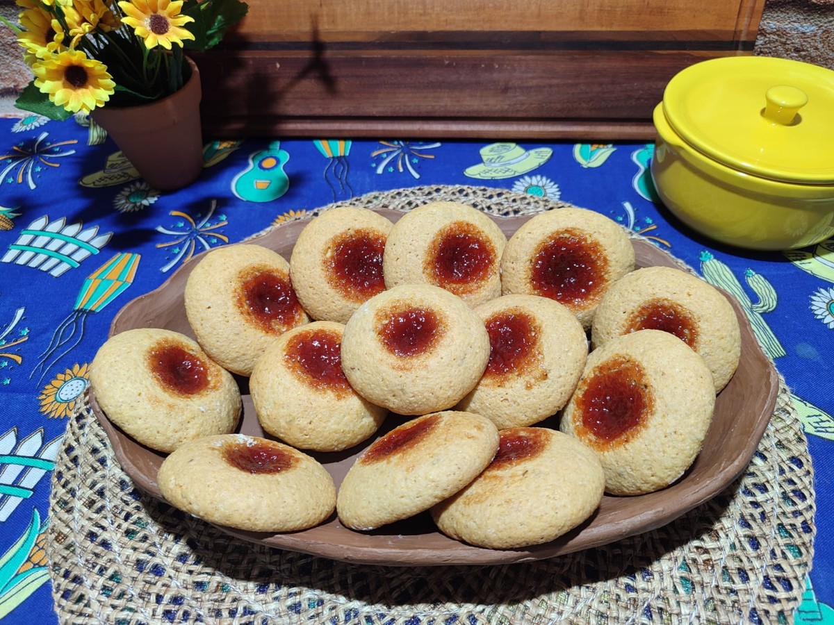 Aprenda a fazer broa de fubá com goiabada para festas juninas | Rio ...