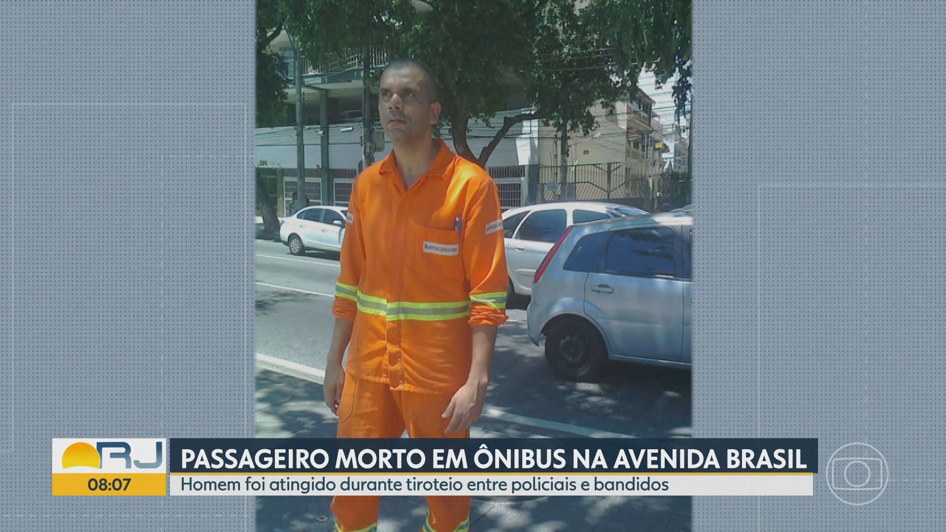 Família de morto por bala perdida em ônibus na Avenida Brasil busca ...