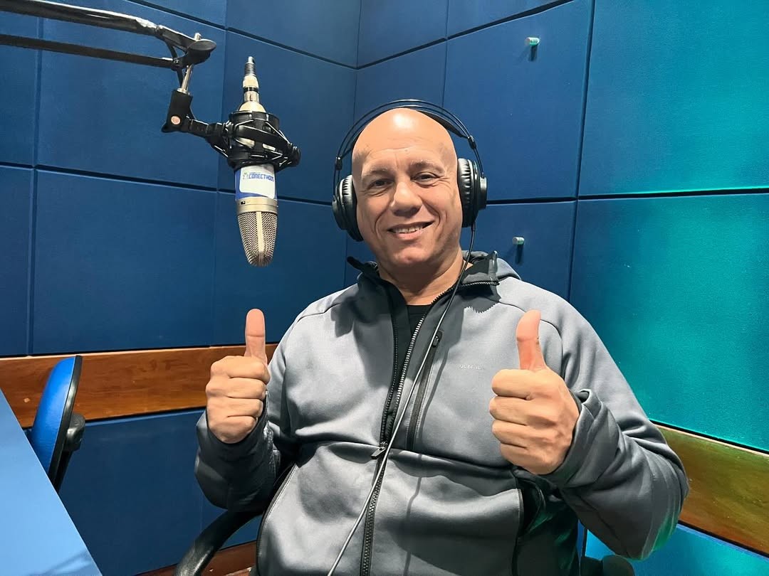 Morre o músico Anísio Mello Júnior, cantor das aberturas de 'Dragon ...