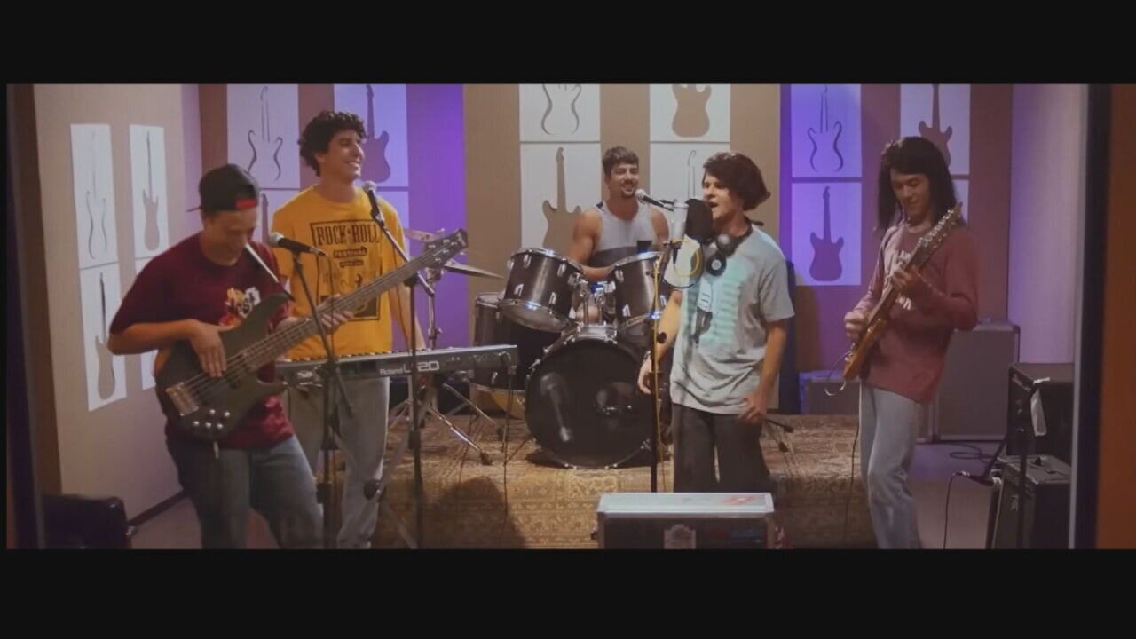 História da banda Mamonas Assassinas, que fez sucesso nos anos 90, vira ...