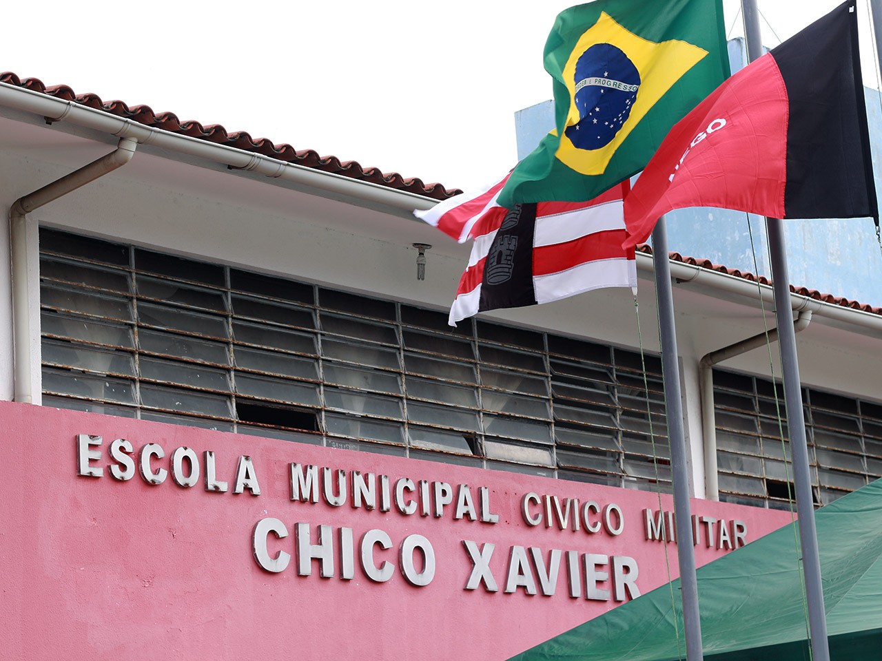 Polícia investiga casos de abuso sexual de professor contra alunas em ...