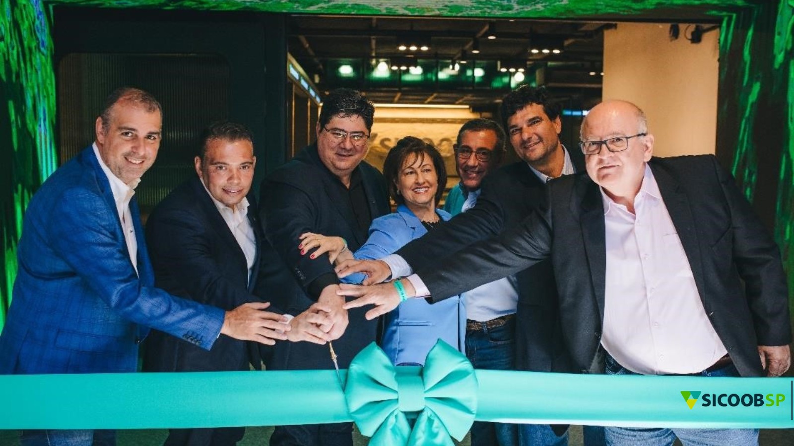 Inauguração da Área Sicoob: a Nova Agência das Cooperativas do Sicoob ...