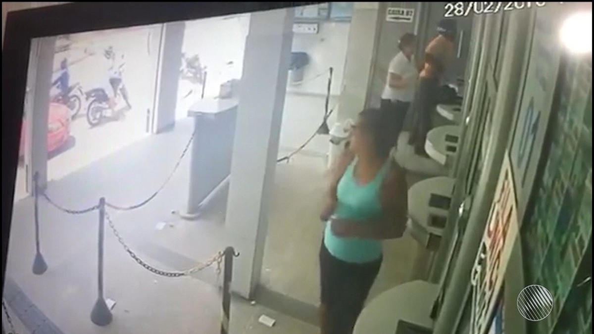 Assaltante Armado Rouba Clientes Em Lotérica No Sul Da Ba E Câmera