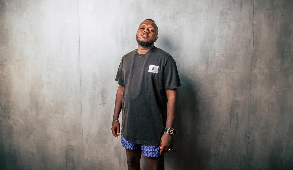 Djonga festeja ascensão social com leveza no inédito single 'Easy money ...