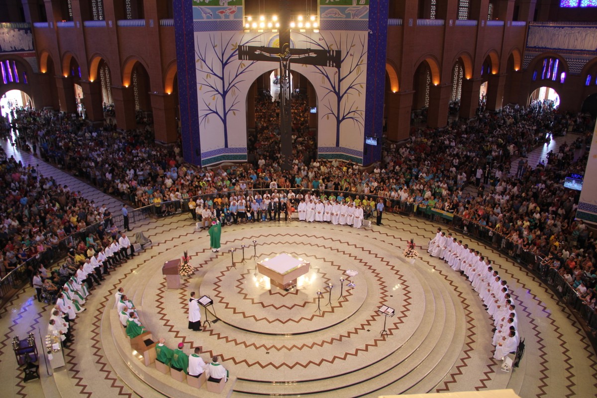 Católicos vão celebrar Natal com missa no Santuário de Aparecida e na ...