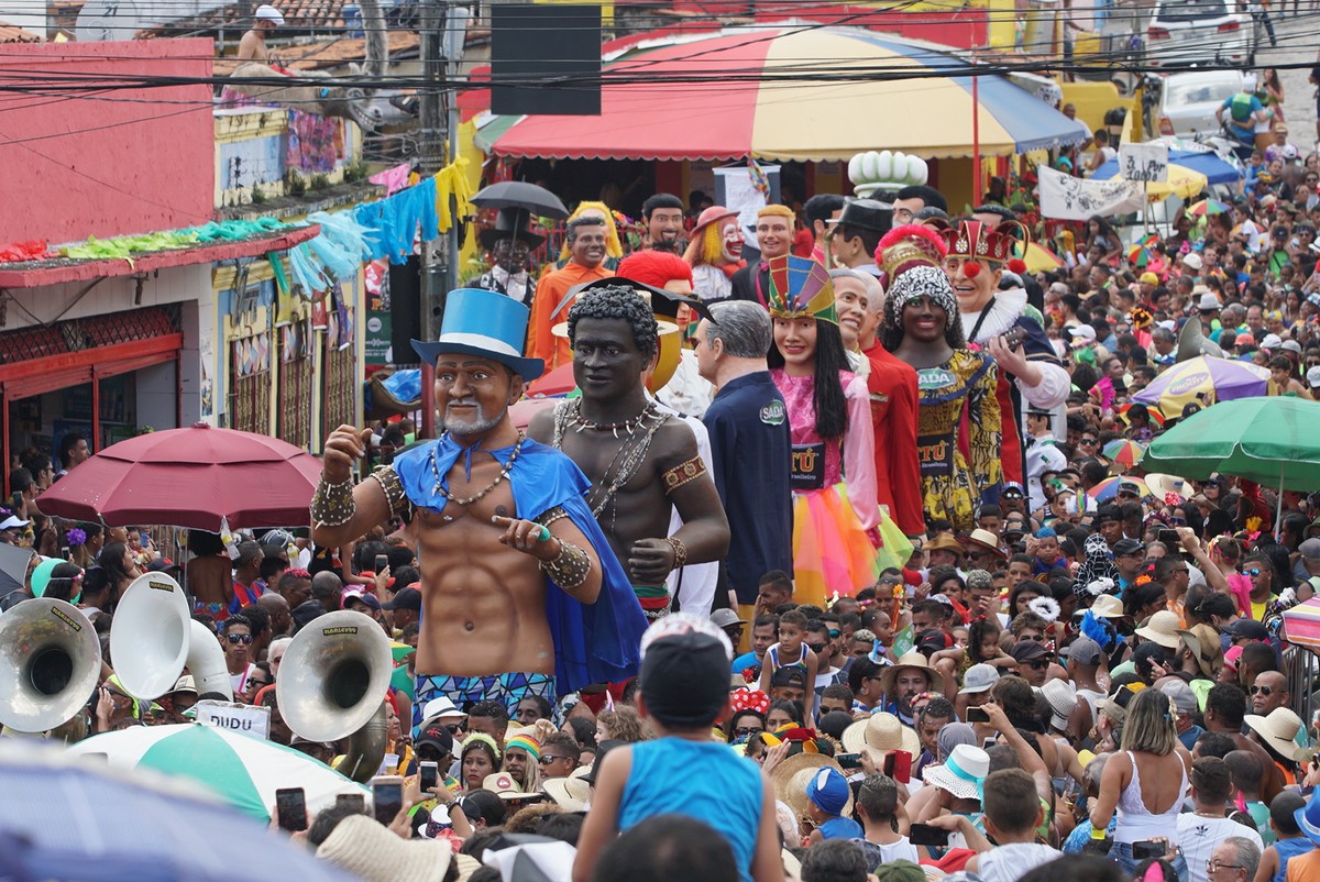 Encontro reúne 70 bonecos gigantes e encanta famílias em Olinda ...