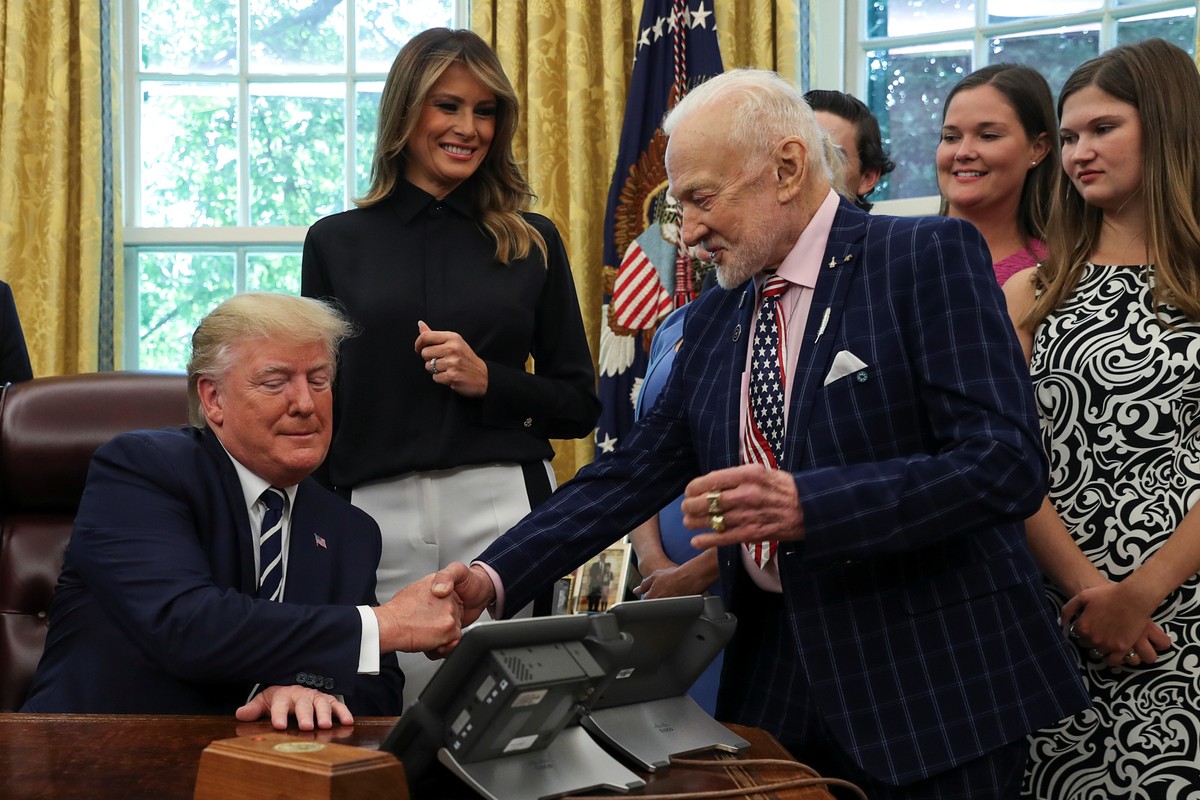 Trump recebe astronautas da missão Apollo 11 na Casa Branca | Ciência e ...