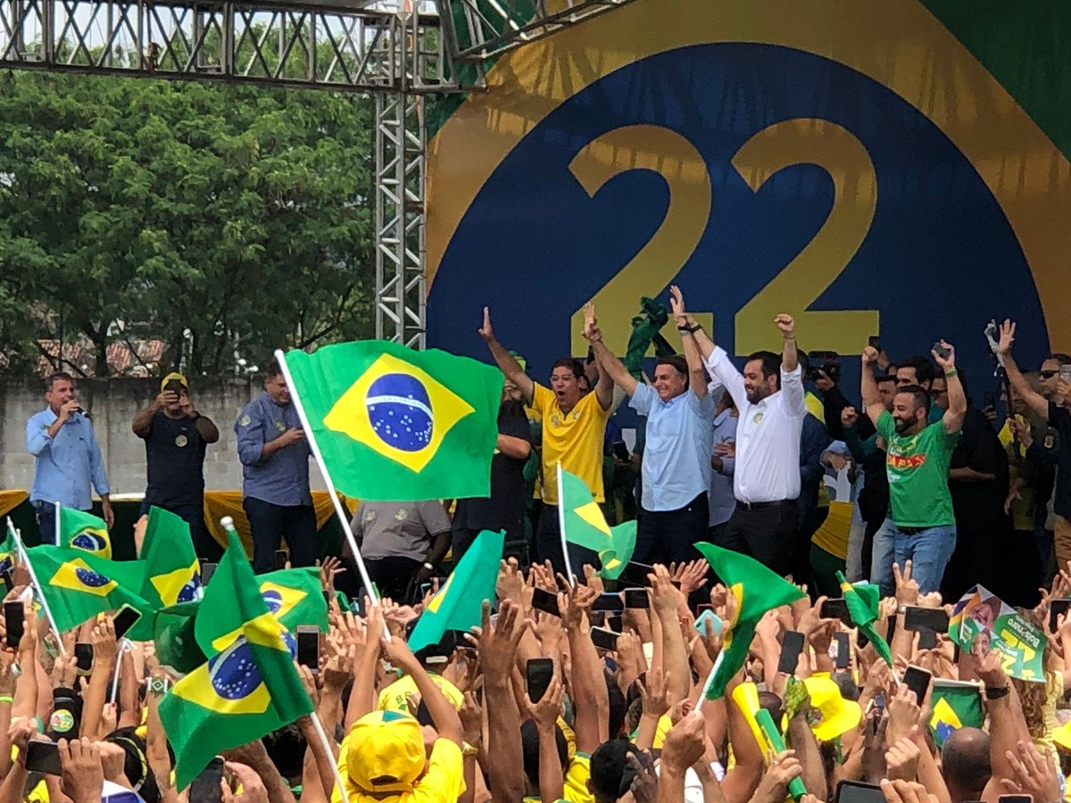 Bolsonaro faz campanha em São Gonçalo e comemora Congresso 'muito mais ...