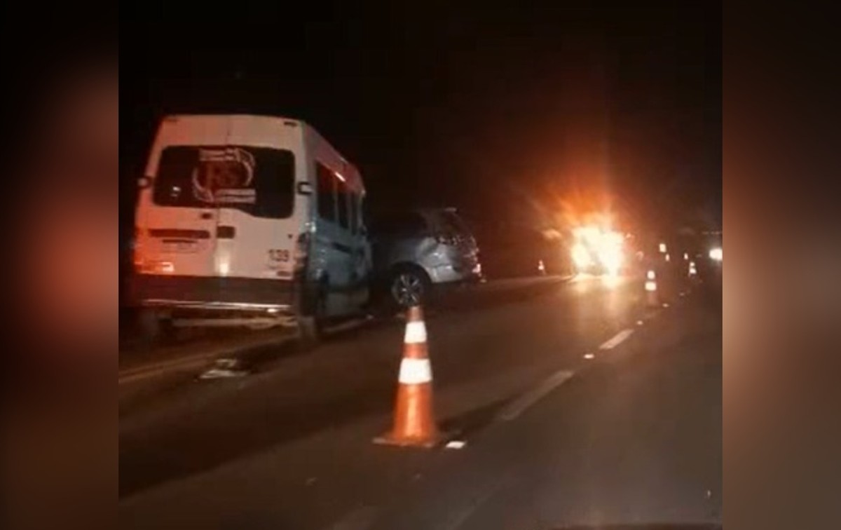 Acidente entre carro e van provoca morte de motorista e deixa feridos em rodovia de Avaré ...