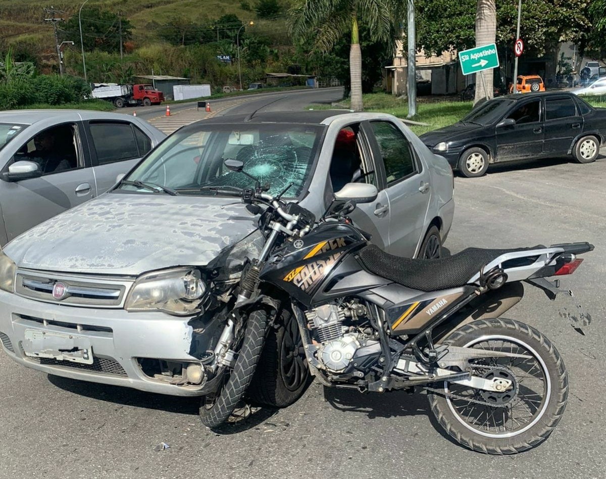Acidente entre carro e moto deixa homem e mulher feridos na BR-393, em Volta Redonda | Sul do ...