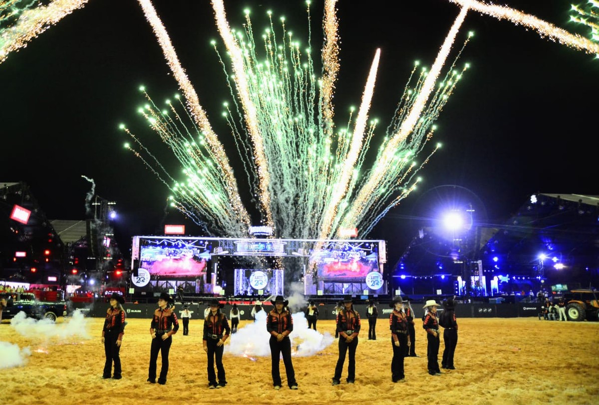 🤠🎵 Veja fotos do primeiro dia do Rodeio de Jaguariúna | Rodeio de ...