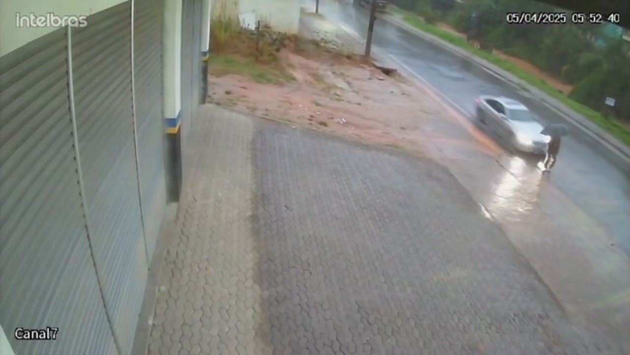 VÍDEO: homem morre atropelado no meio da rua; motorista foge e mente para a polícia no ES | Sul ...