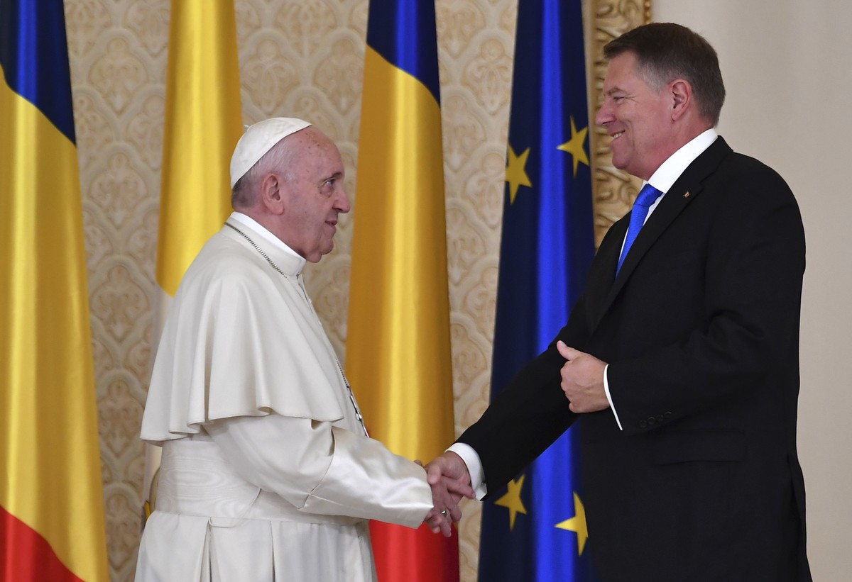 Papa visita a Romênia para reforçar o diálogo com os ortodoxos | Mundo | G1