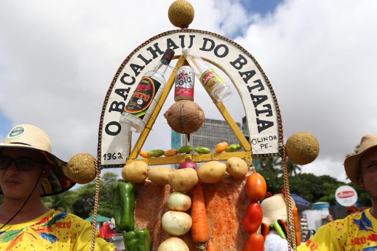Tá pensando que acabou? Na Quarta-Feira de Cinzas, ainda tem carnaval ...