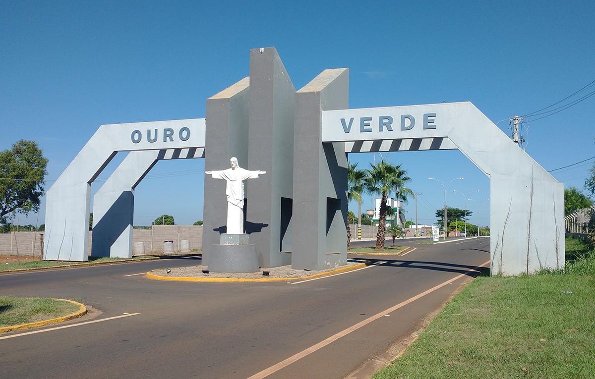 Da música e café, Ouro Verde comemora 79 anos | G1