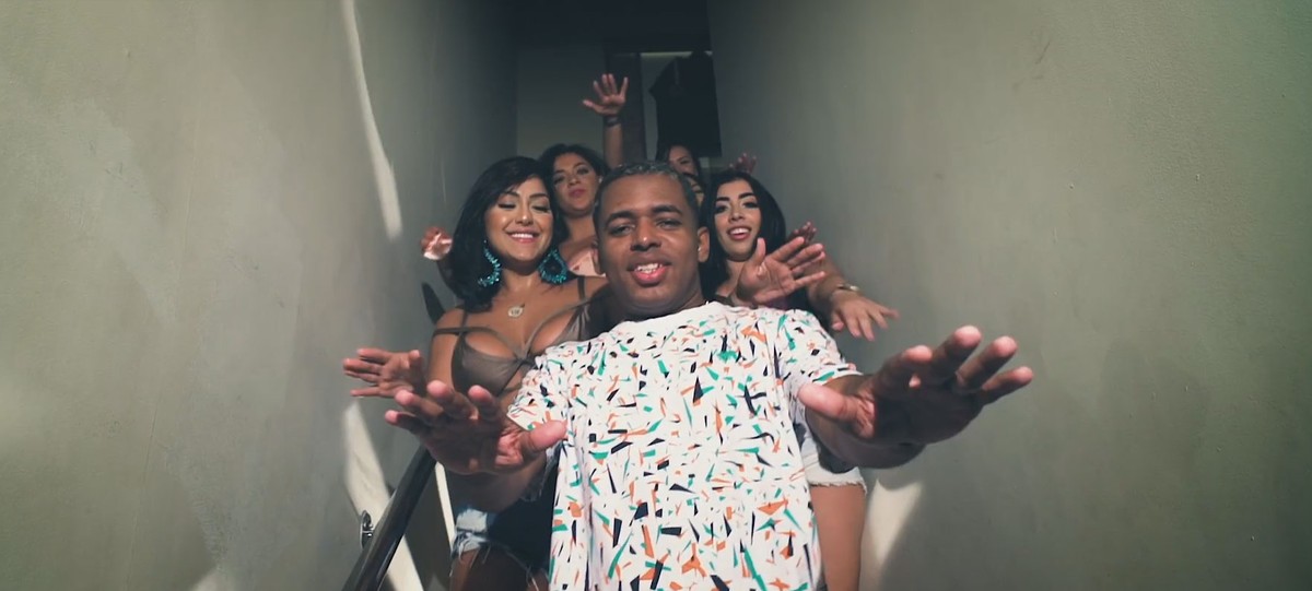 MC Diguinho lança clipe de versão 'light' de 'Só surubinha de leve'