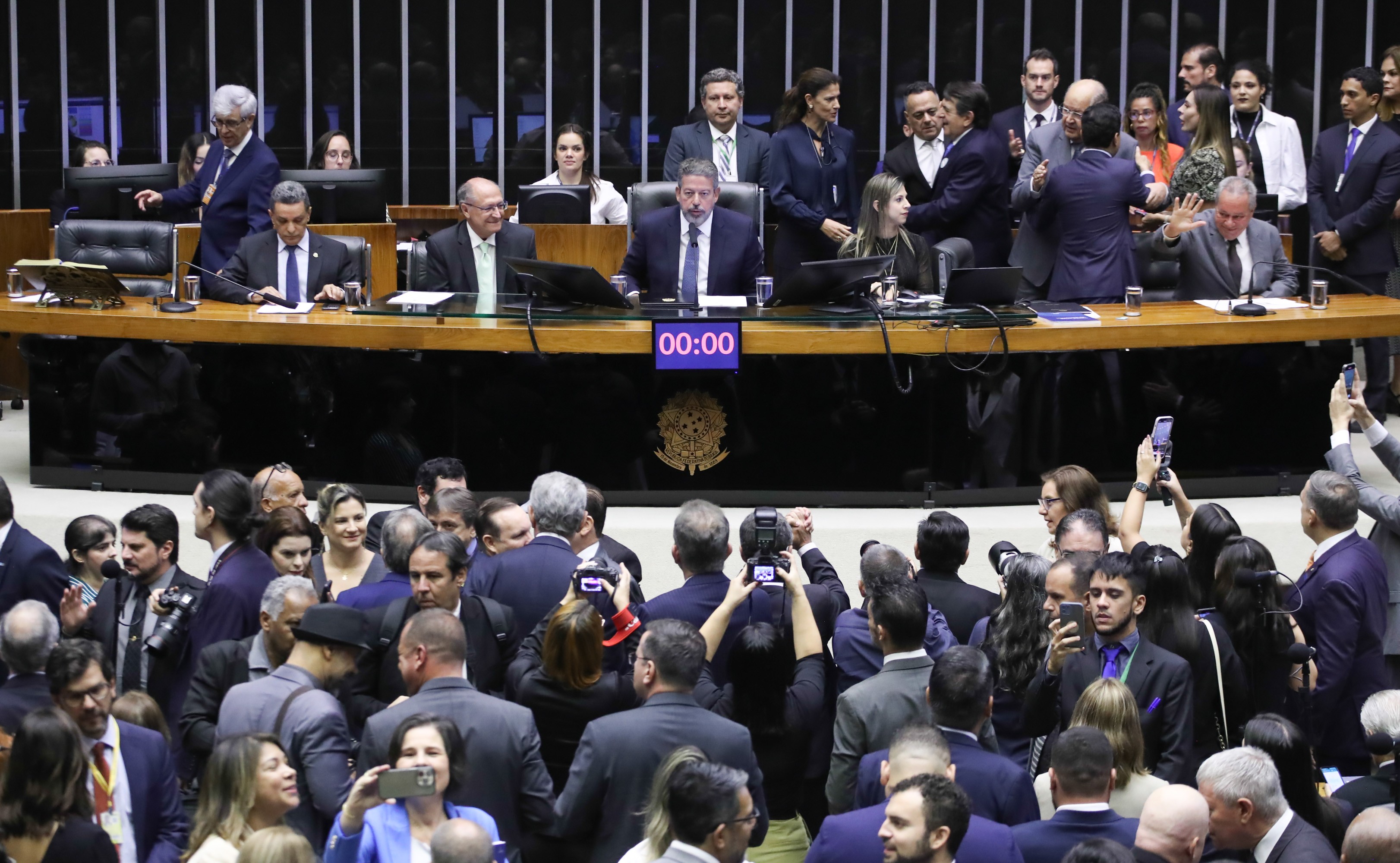 Inteligência artificial e regulamentação da reforma tributária: CNI ...