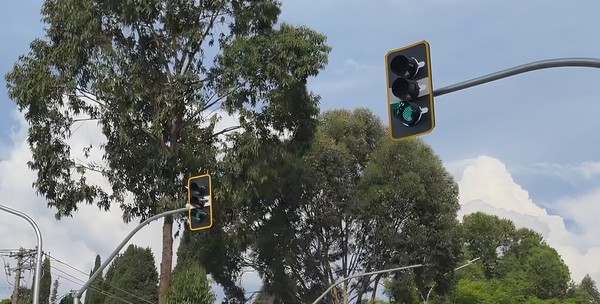 Semáforos inteligentes: entenda como funciona nova tecnologia que ...