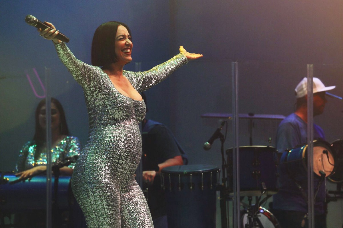 Roberta Sá se expande na roda coletiva do samba ao gravar show no Rio ...