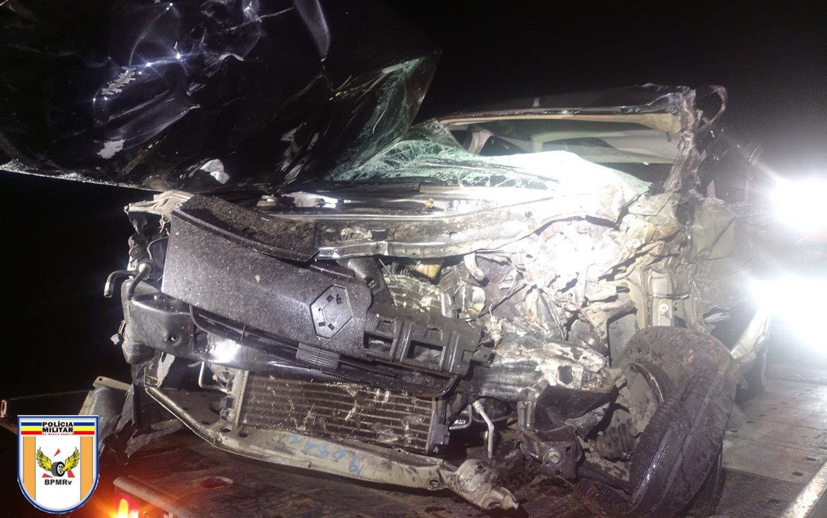 Motorista de carro morre após bater de frente com caminhão na LMG-879, em Machado, MG | Sul de ...
