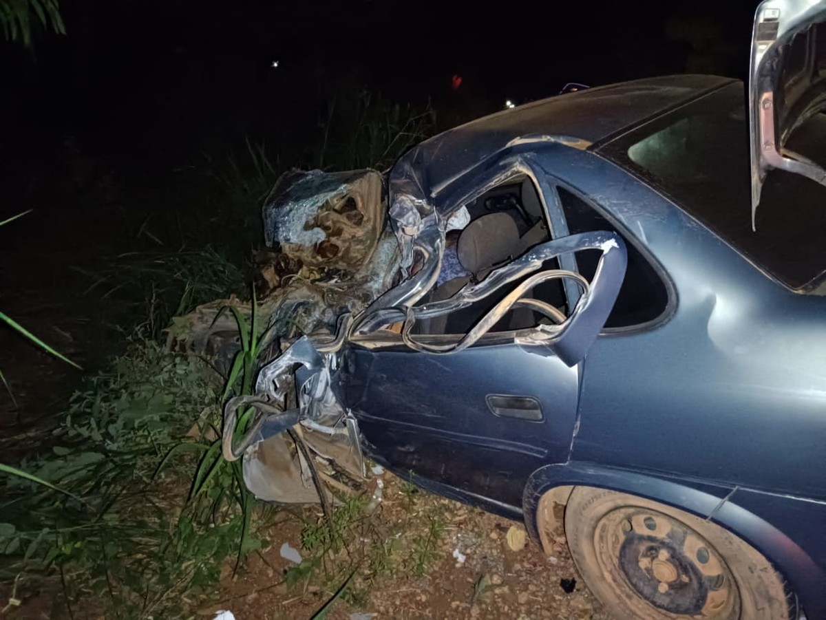 Motorista morre em batida frontal entre carro e ônibus com universitários na RO-459 | Rondônia | G1