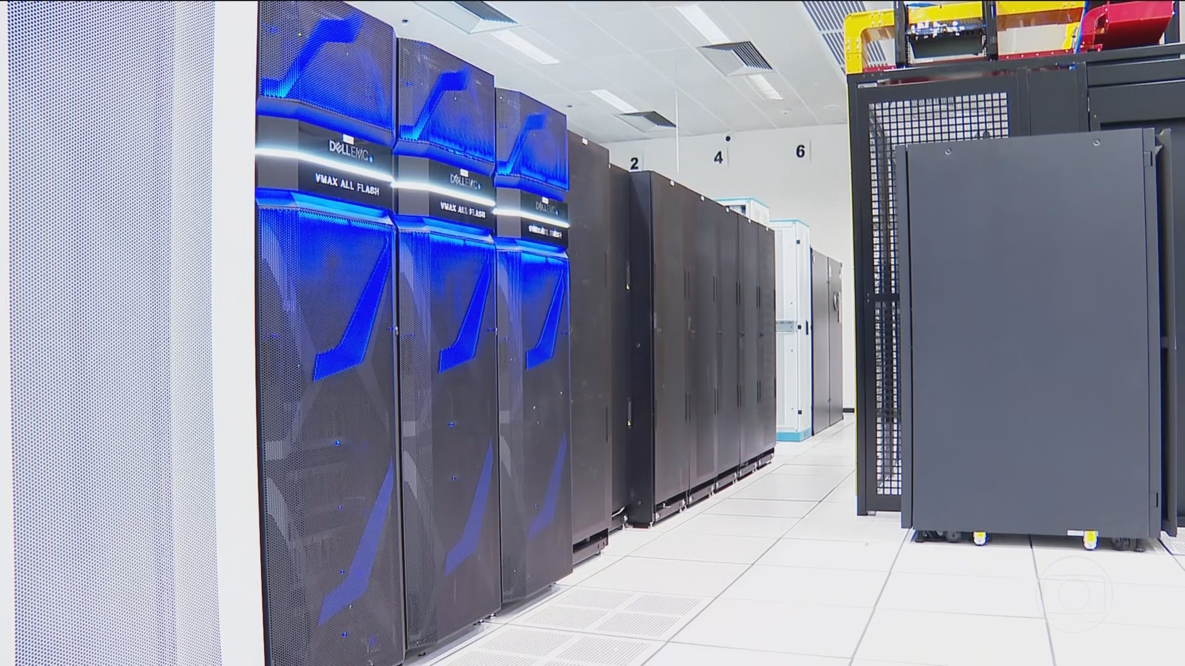 Medida provisória que previa incentivos fiscais para instalação de data ...