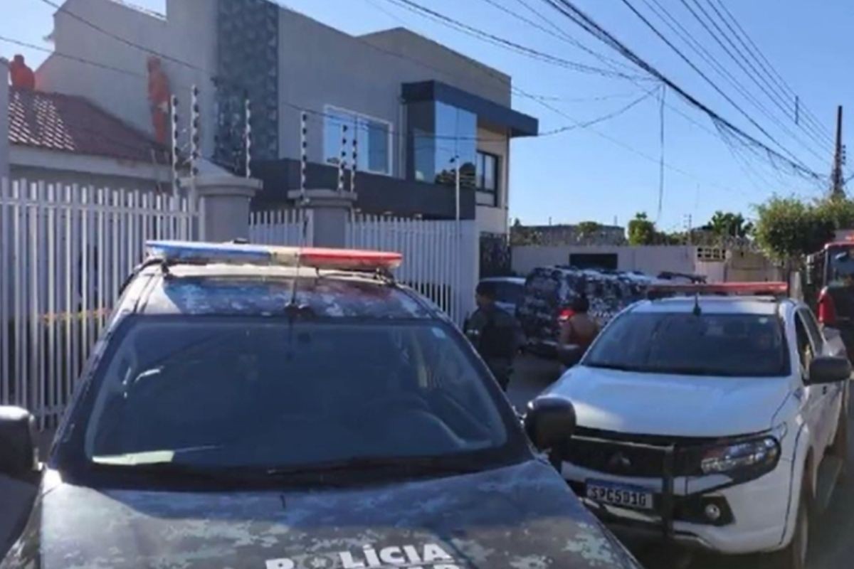 Assaltante morre após invasão à casa de PM em Cuiabá | G1
