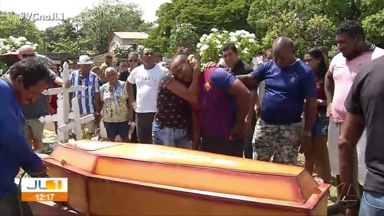 Corpos de 7 vítimas do naufrágio no Pará são enterrados no Marajó ...