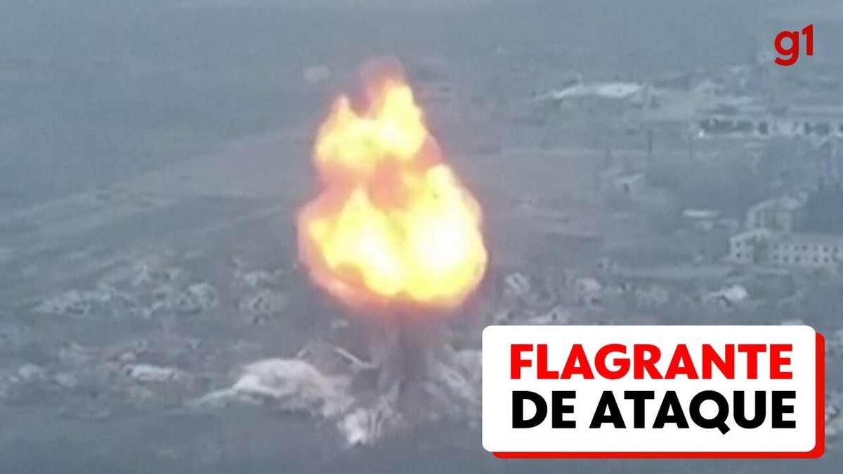 VÍDEO: Imagens de drone capturam momento em que bomba cai sobre galpão ...